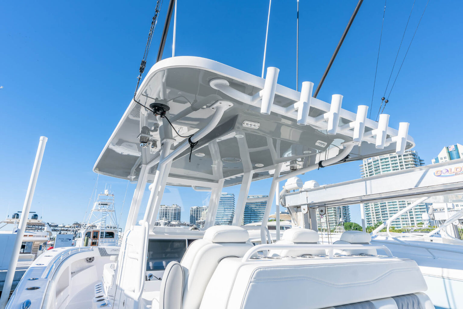 39 Foot Center Console | Open Fisherman | Invincible Boats