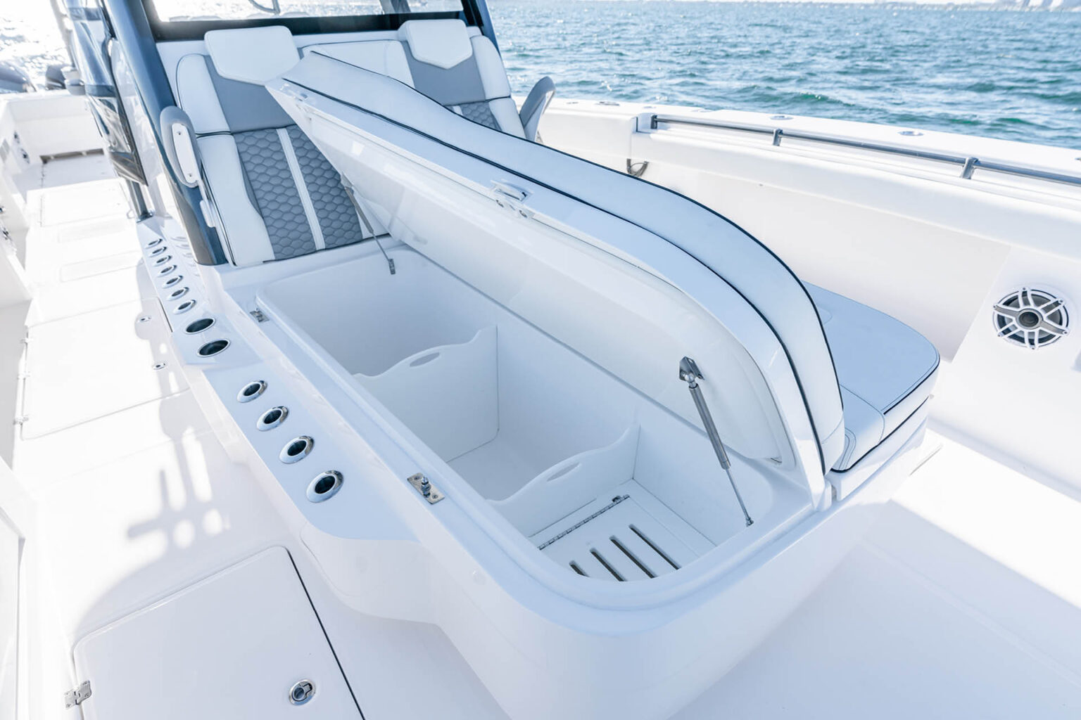 46' Catamaran Center Console | Invincible Boats