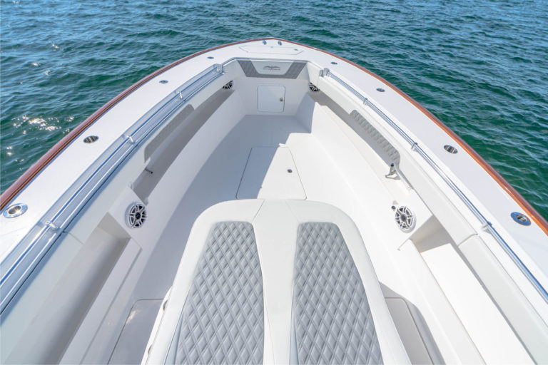 43 Foot Center Console Offshore Fishing Boat by Invincible