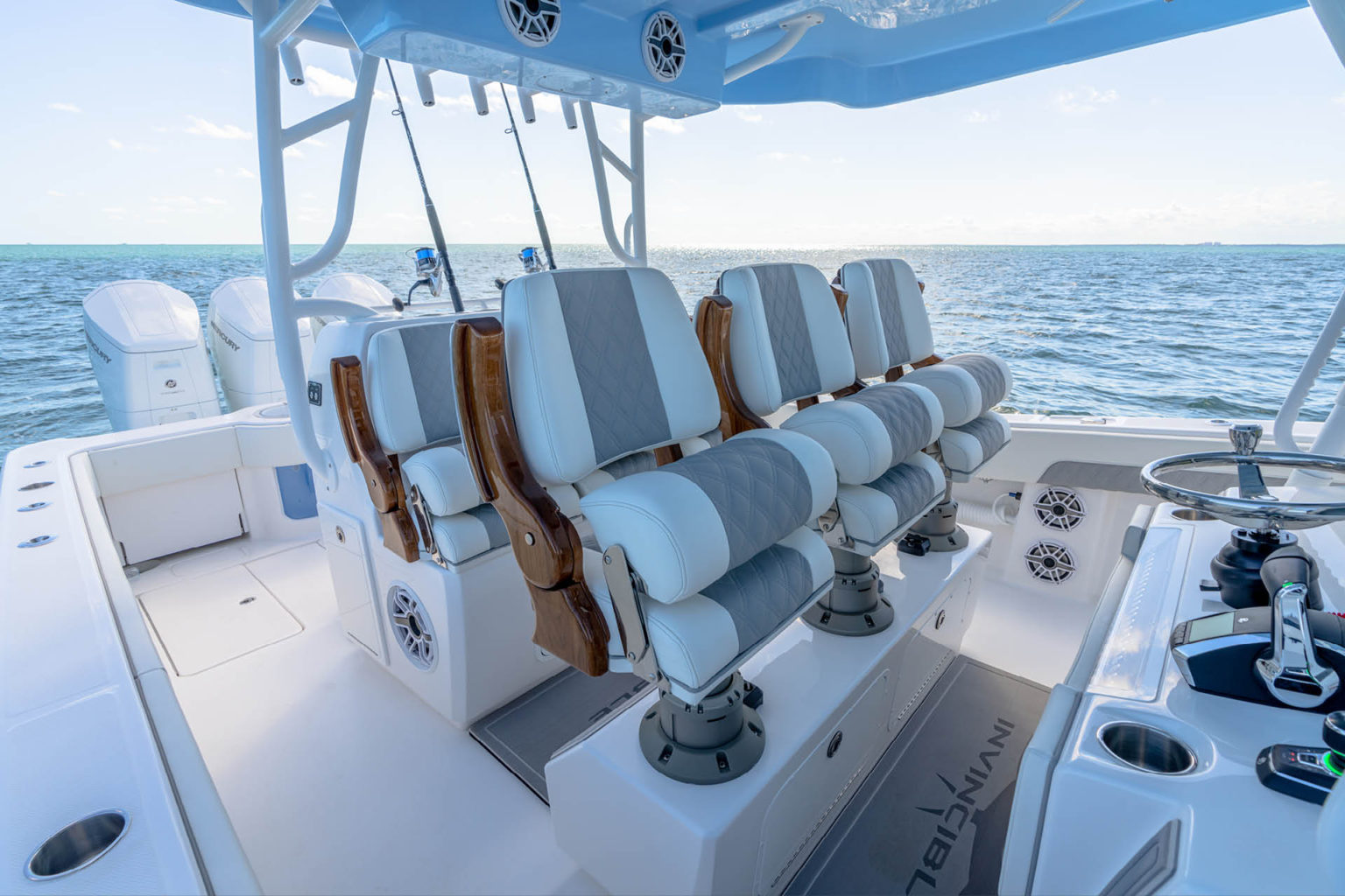 43 Foot Center Console Offshore Fishing Boat by Invincible