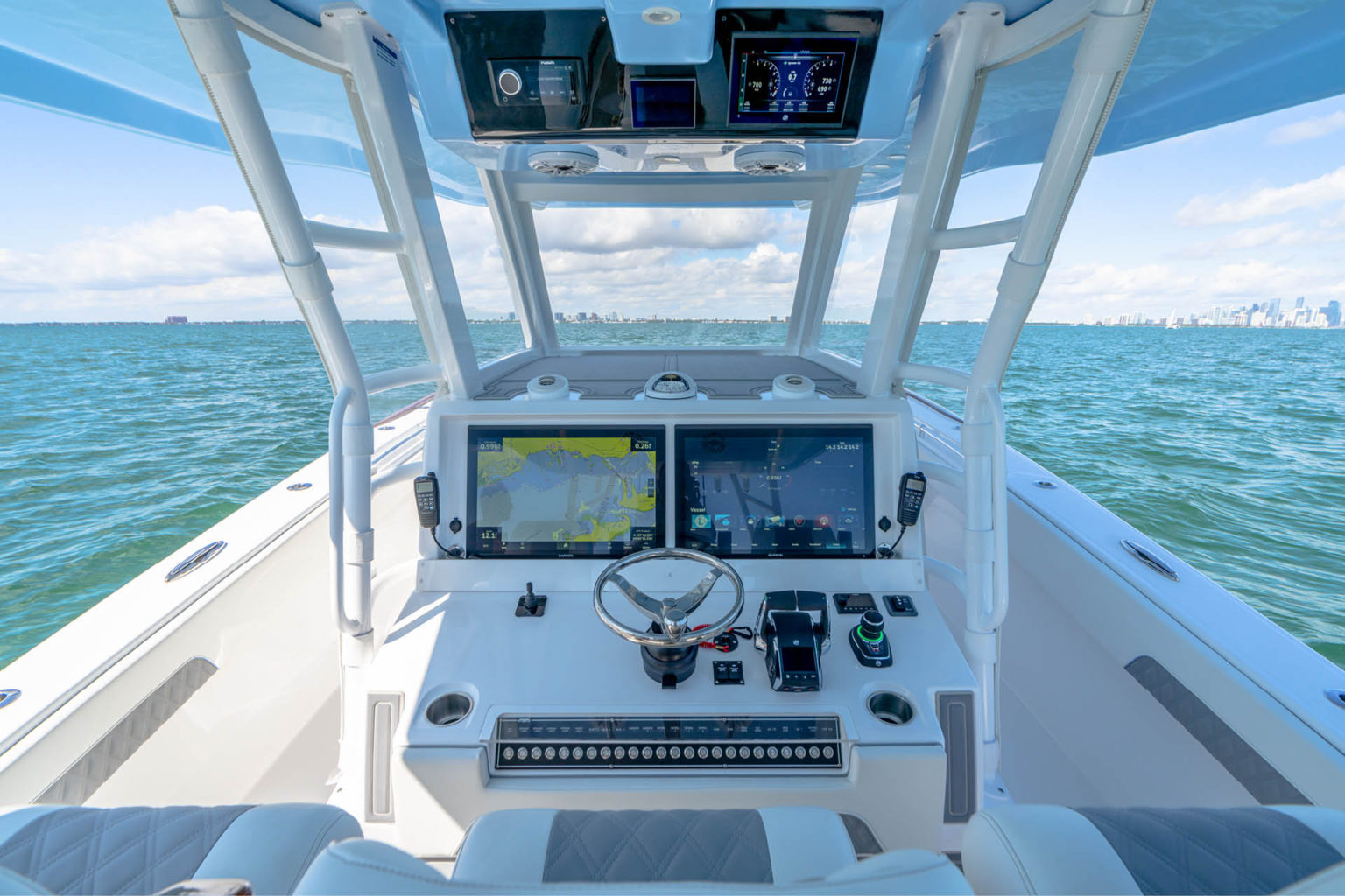 43 Foot Center Console Offshore Fishing Boat by Invincible