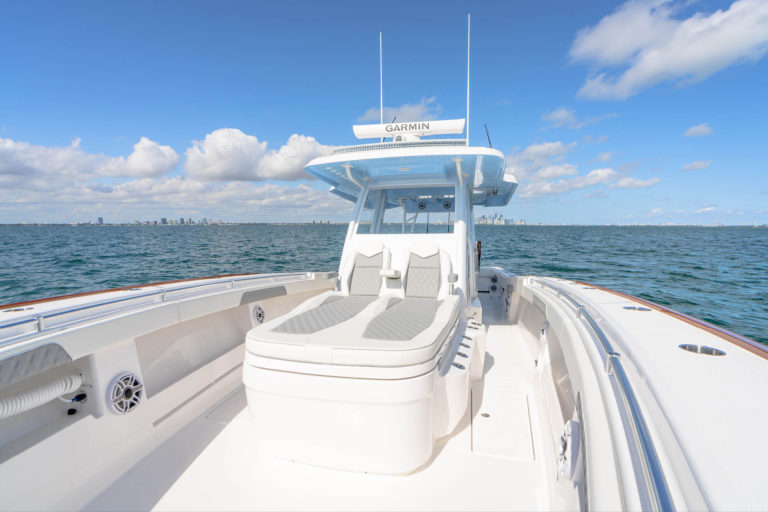 43 Foot Center Console Offshore Fishing Boat by Invincible